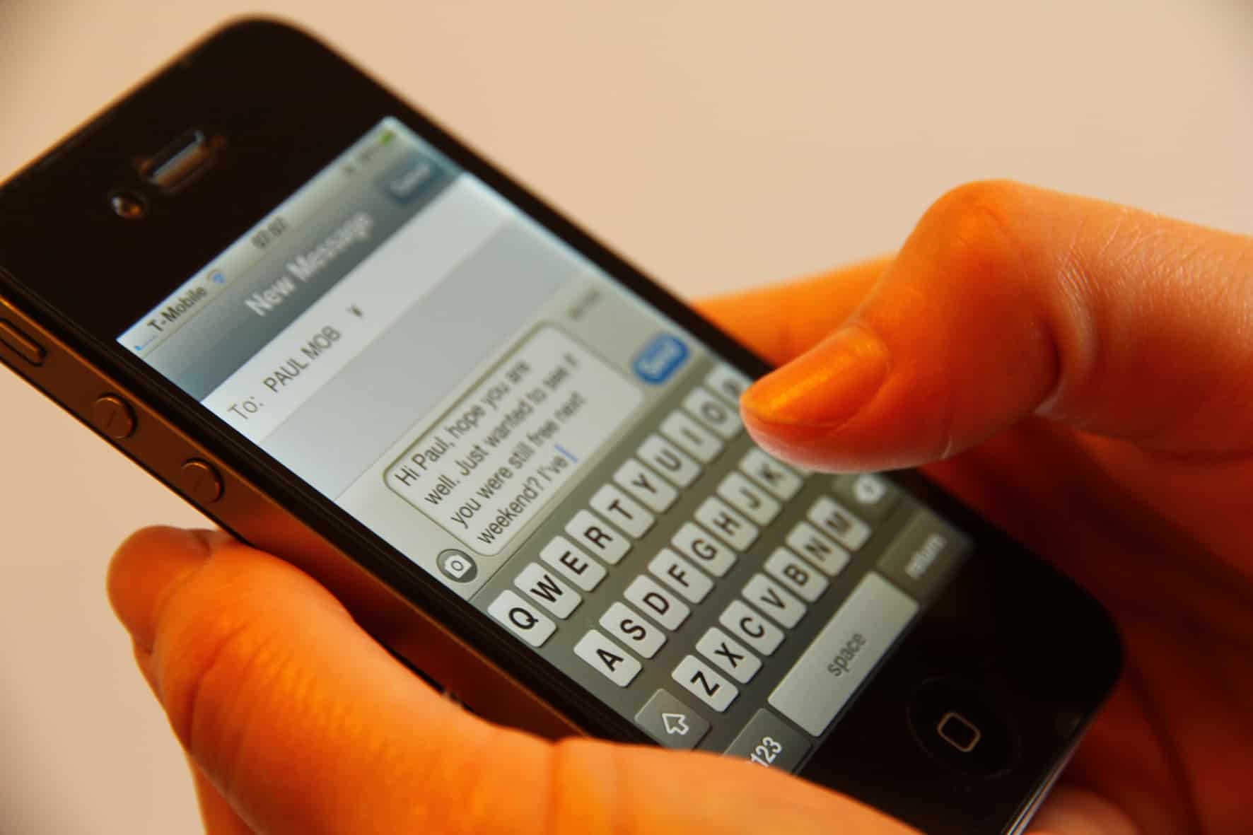 SMS-uri nesecurizate vs. iMessage securizat | Facturone Blog